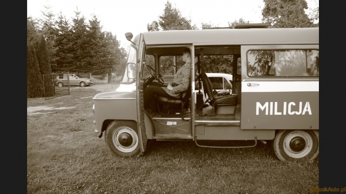 Milicja: Nysa 522. - KlassikAuto.pl