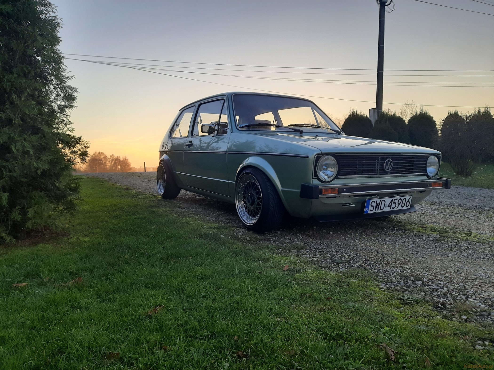 Samochód wielu zalet i łatwy do modyfikacji: Volkswagen Golf GL ...