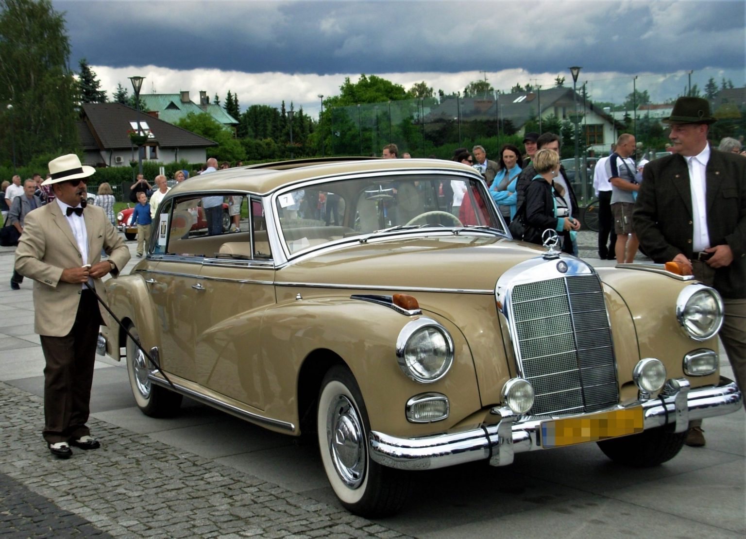 Mercedes-Benz W189 300d – z najwyższej półki - KlassikAuto.pl