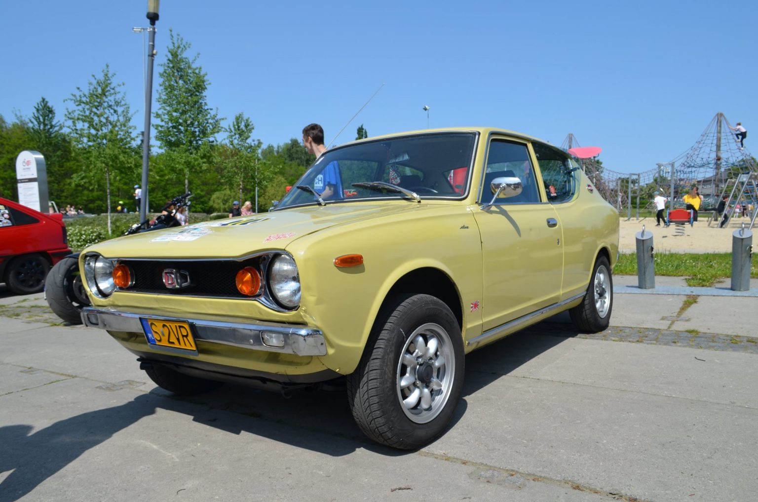 Datsun 100A - mały w świecie wielkich - KlassikAuto.pl